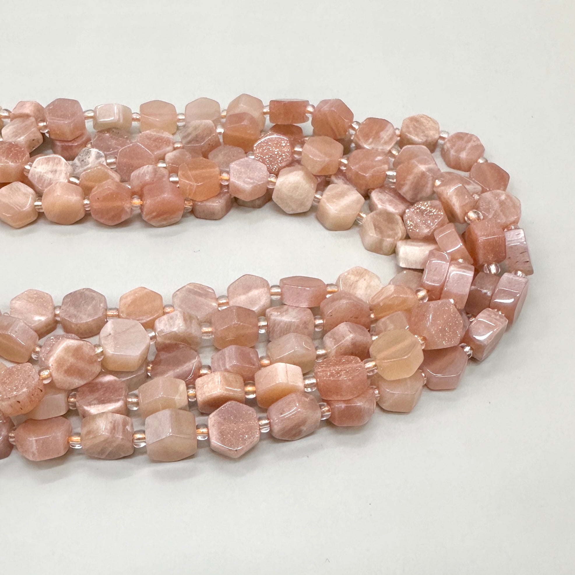 PIEDRA HEXAGONAL PLANA | PEACH MOONSTONE